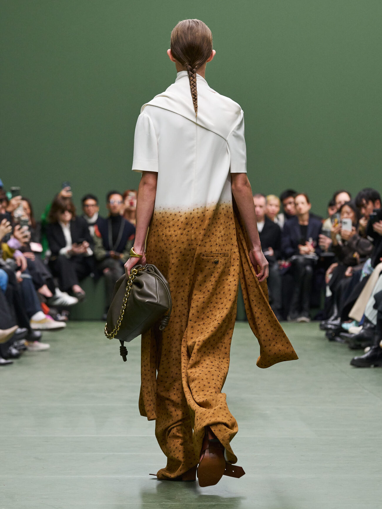 LOEWE Women's 2024 Fall / Winter Runway Collection